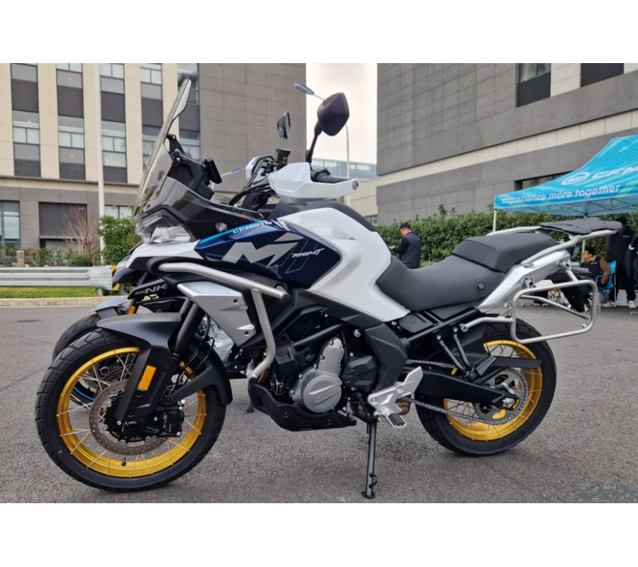 CF MOTO MT 700